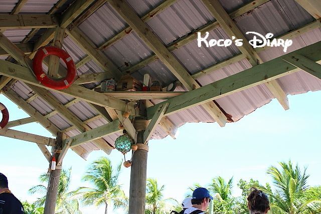 Minnie Greeting at Castaway Cay 2: Koco's Diary